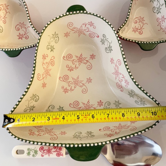 Temptations | Kitchen | Temptations Christmas Bell Bakeware Set Wspoon ...